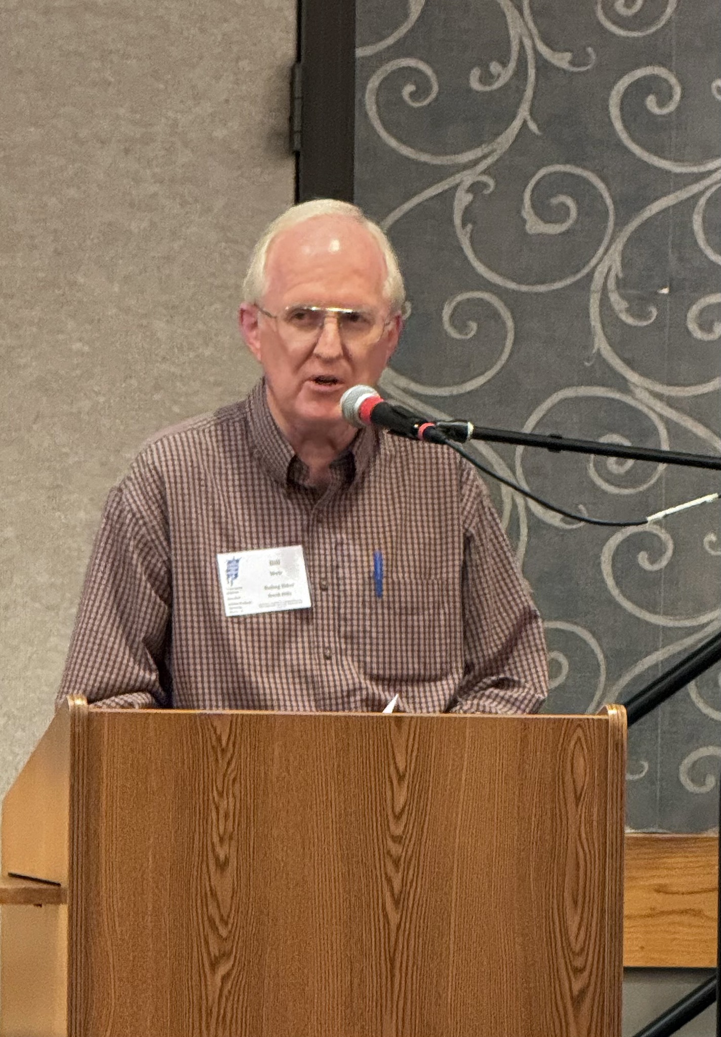 Elder Bill Weir delivers the report of the RP Woman's Association. - RP ...